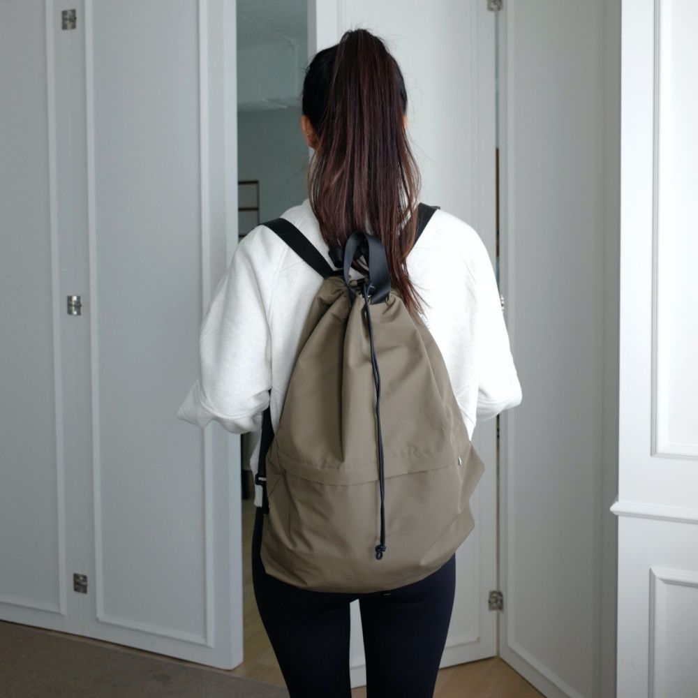 String backpack (khaki-brown) - 감도 깊은 취향 셀렉트샵 29CM
