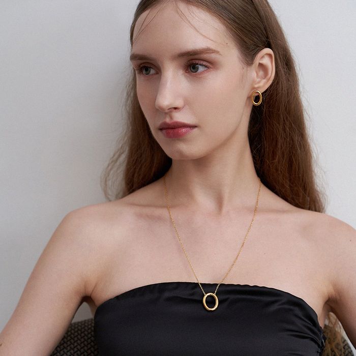 [SILVER 925] SIMPLE HOLE NECKLACE (2colors) AN4230025 - 감도 깊은 취향 셀렉트샵 29CM