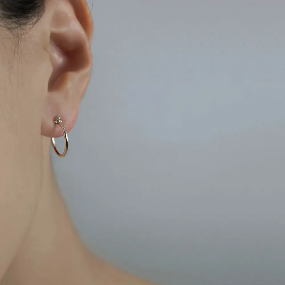 Petit ball hoop earring - 감도 깊은 취향 셀렉트샵 29CM