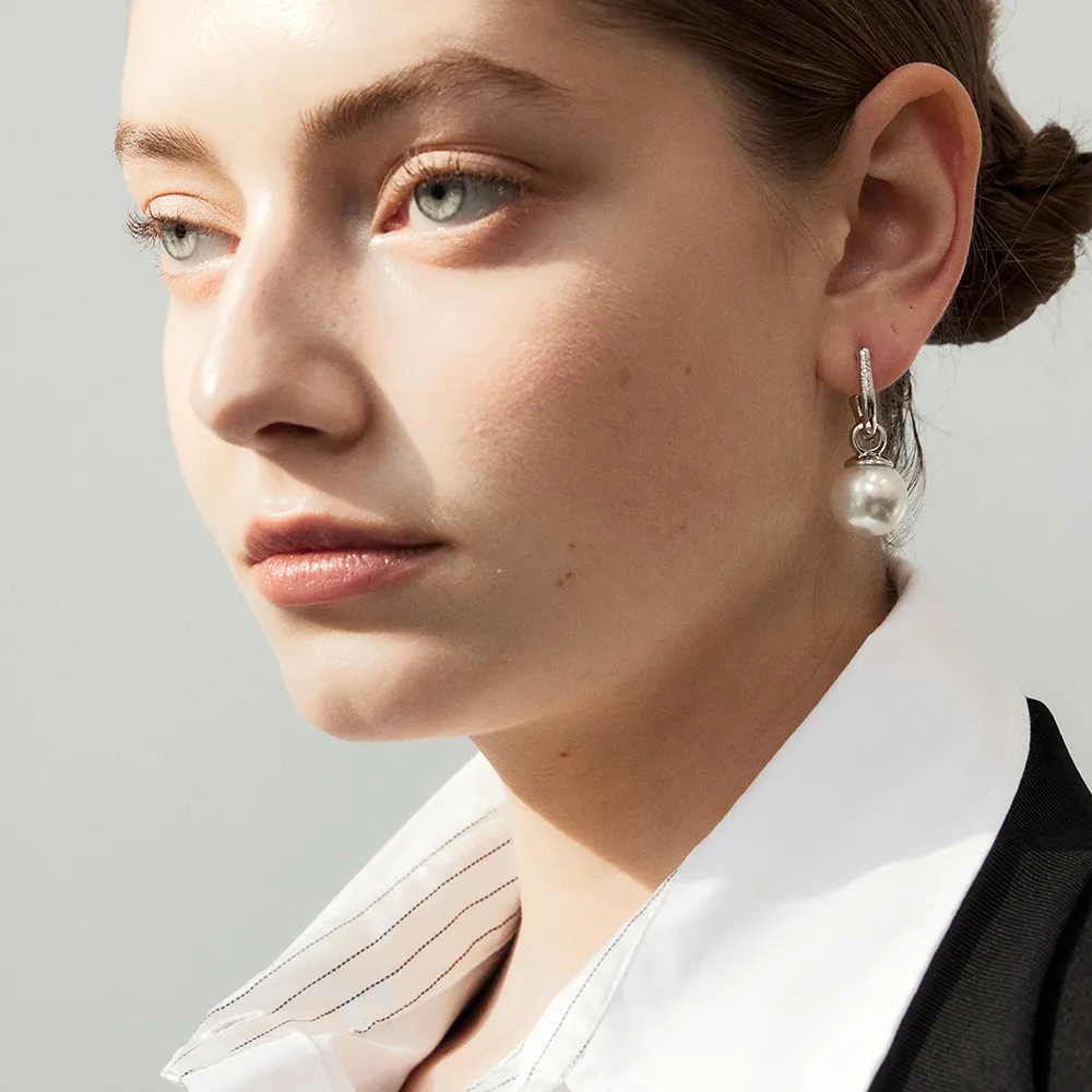 Pearl Dangle Earrings_Silver - 감도 깊은 취향 셀렉트샵 29CM