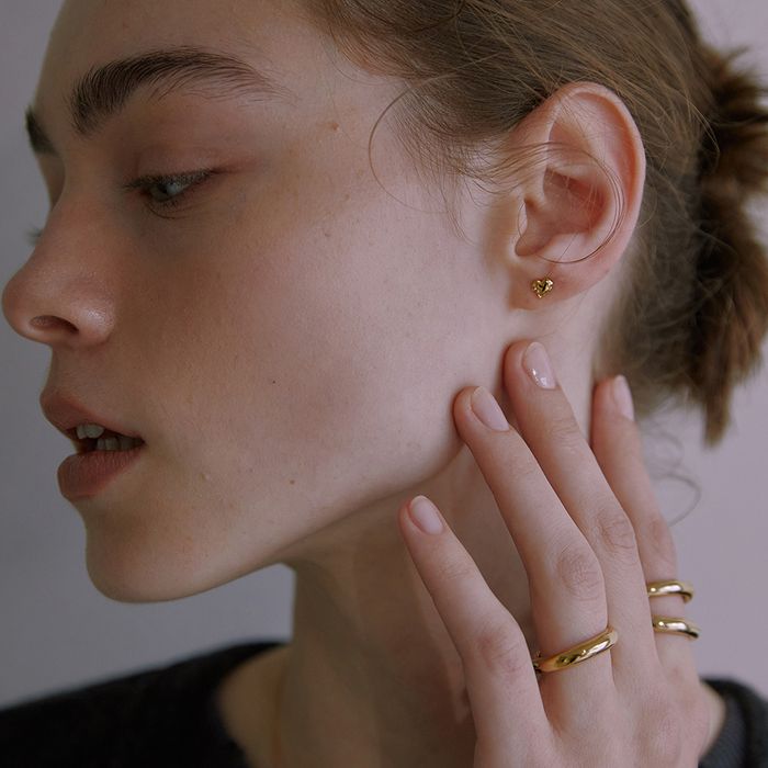 Mini Melting Heart Earring (Gold) - 감도 깊은 취향 셀렉트샵 29CM