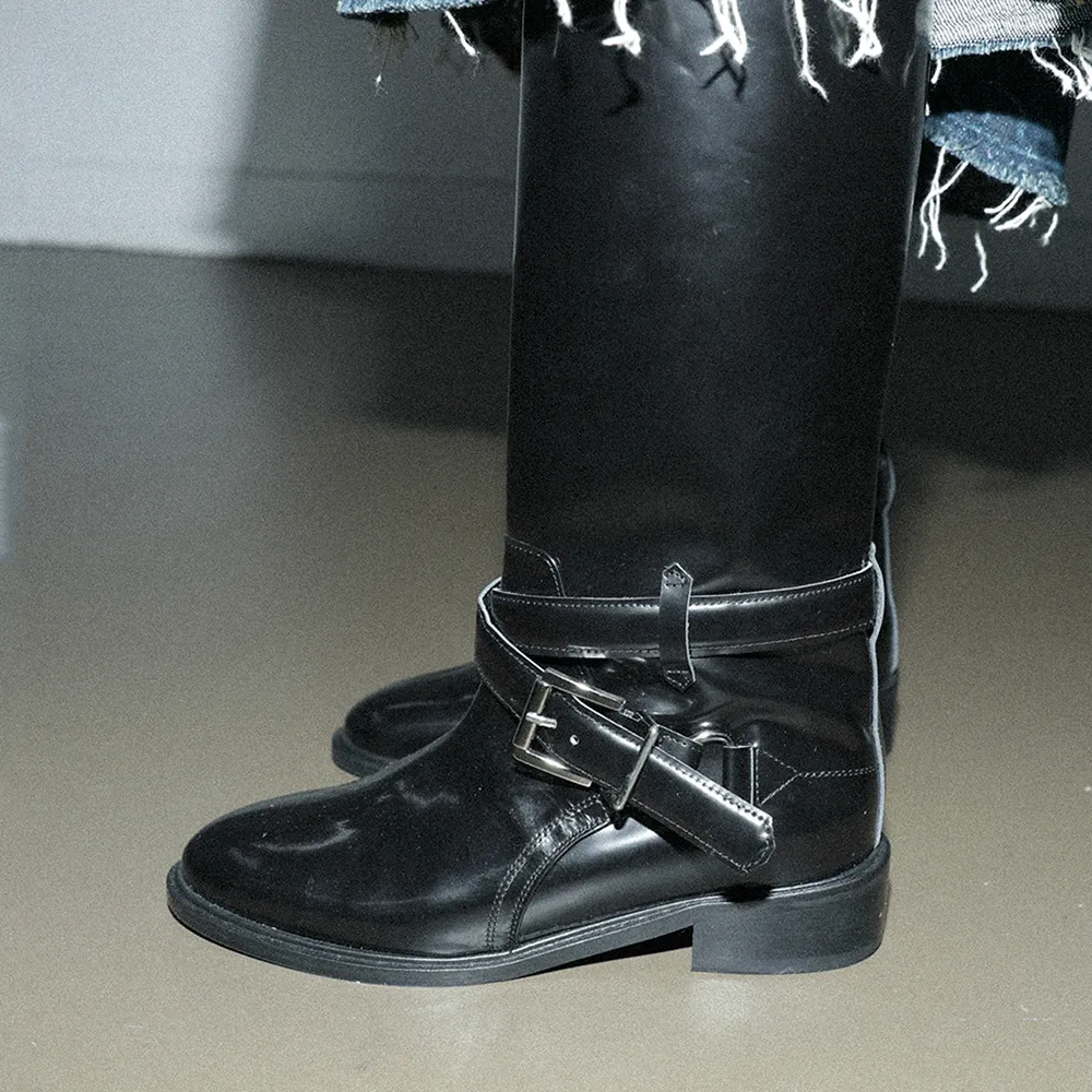 Twist Strap Middle Boot - Box Black - 감도 깊은 취향 셀렉트샵 29CM