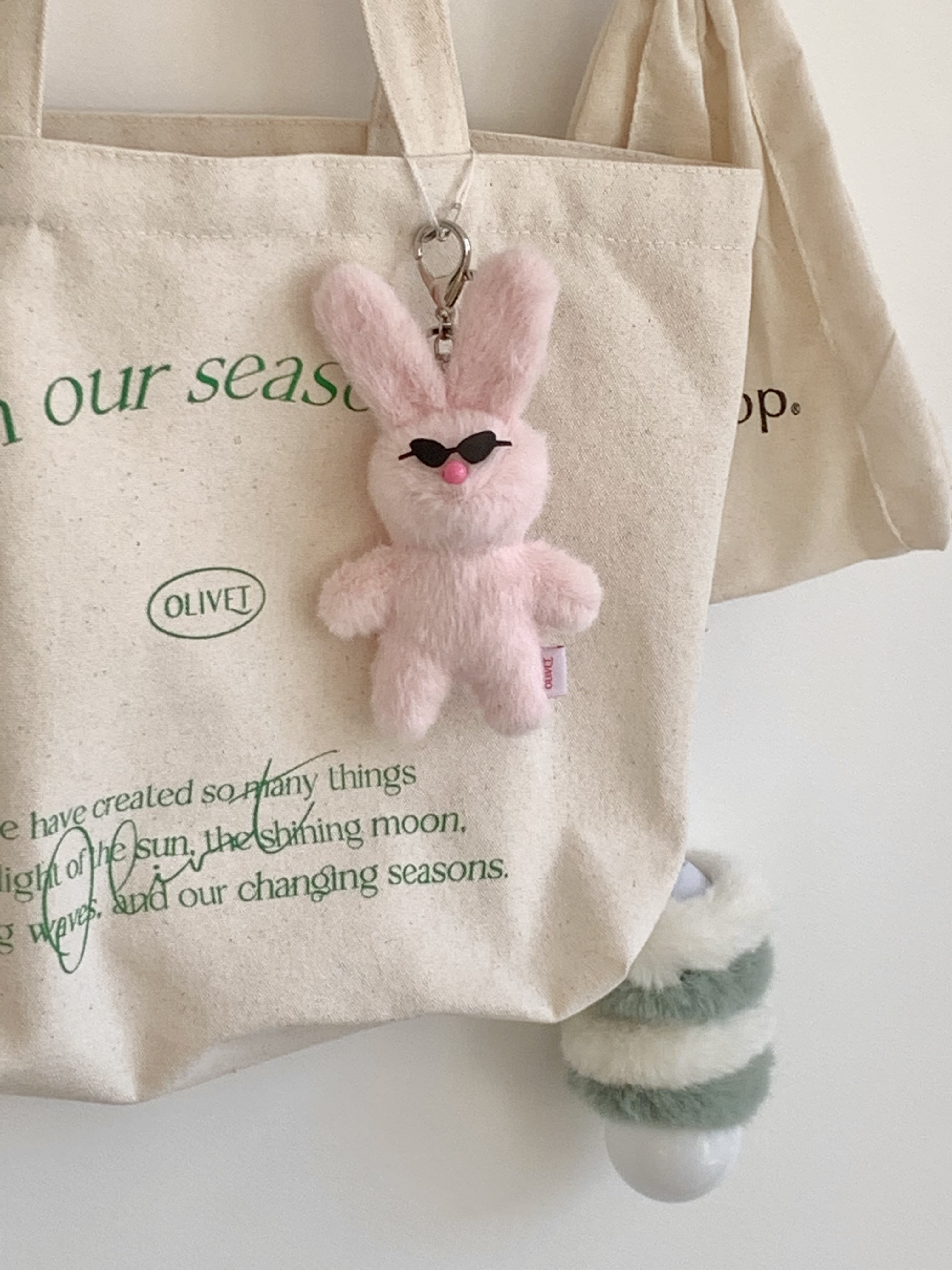 Olivet Rabbit Keychain (올톡이 인형 키링) - pink - 감도 깊은 취향 셀렉트샵 29CM