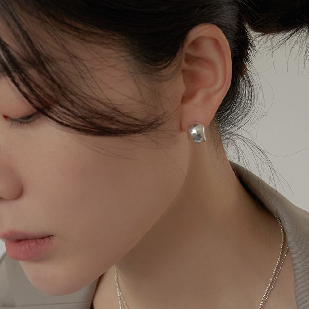 Bold Hoop Earring - 감도 깊은 취향 셀렉트샵 29CM