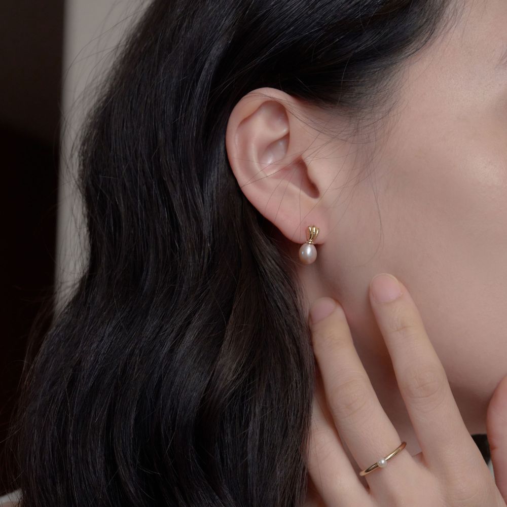 Seashell Pearl Earring_Pink - 감도 깊은 취향 셀렉트샵 29CM