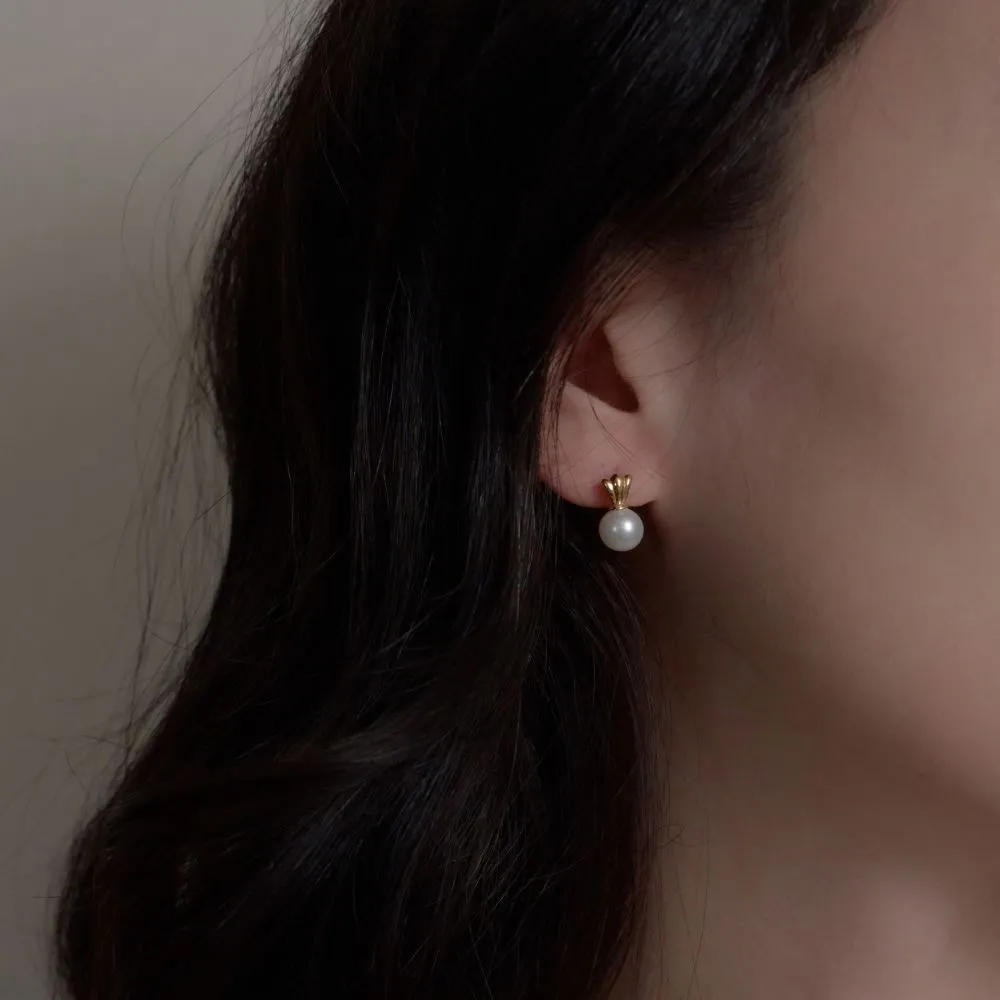 Seashell Pearl Earring_Cream - 감도 깊은 취향 셀렉트샵 29CM