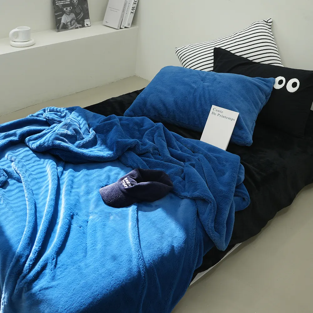 굿나잇 고밀도 10mm 열풍 극세사 블랭킷 (M/L) 4colors - 감도 깊은 취향 셀렉트샵 29CM