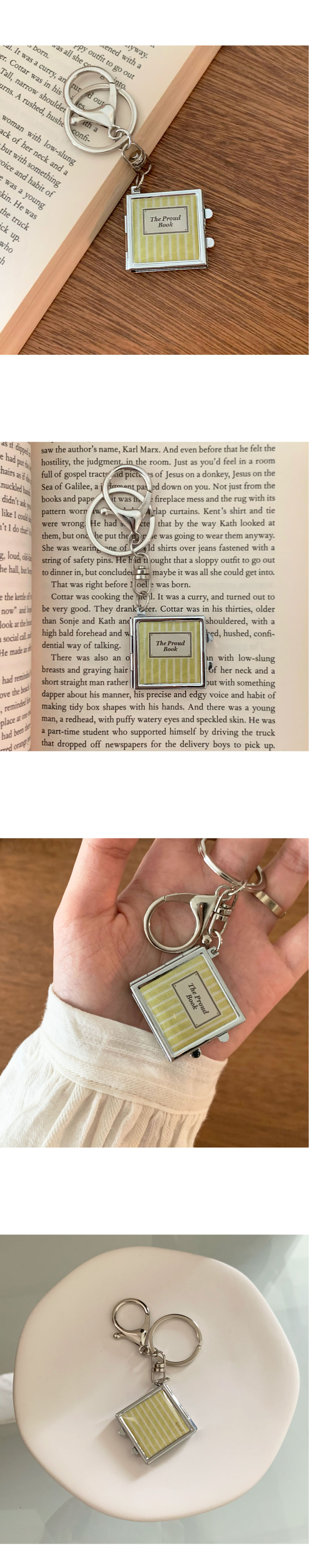 Book Keyring 거울 키링 (2colors) - 감도 깊은 취향 셀렉트샵 29CM