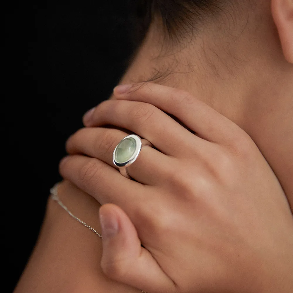 Gemstone Oval Ring(Prenite) - 감도 깊은 취향 셀렉트샵 29CM