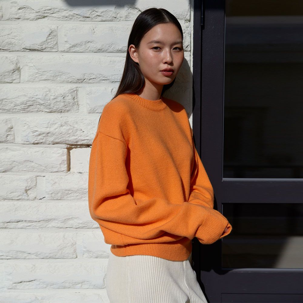 Classic Crewneck knit (Orange) - 감도 깊은 취향 셀렉트샵 29CM