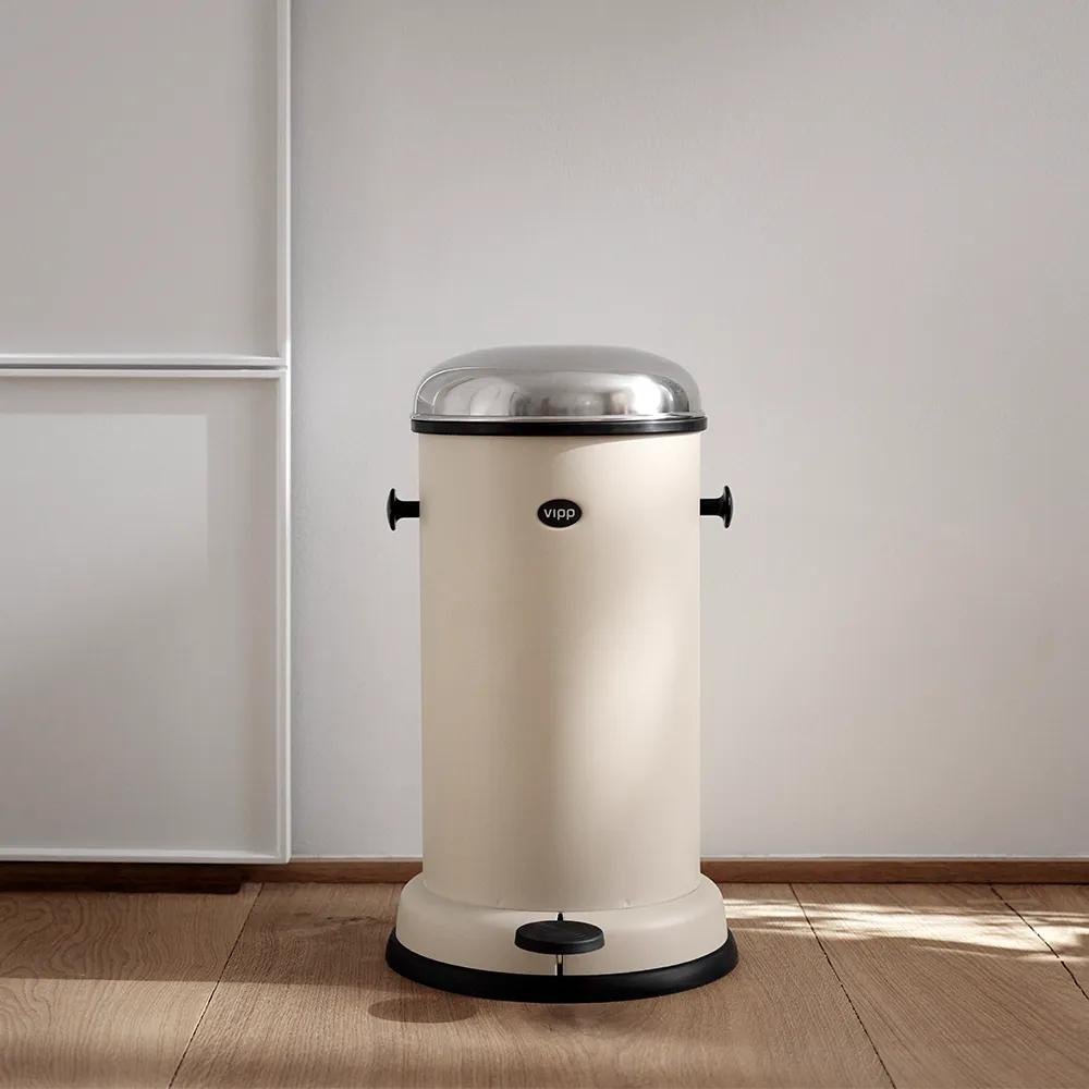 [Vipp] 15 Bin 14L, 3 colors (01503, 01504, 01505) - 감도 깊은 취향 셀렉트샵 29CM