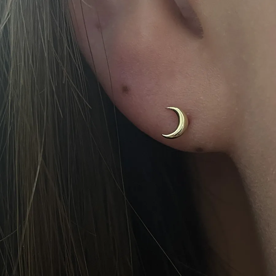 10K 14K Mini Moon Piercing - 감도 깊은 취향 셀렉트샵 29CM