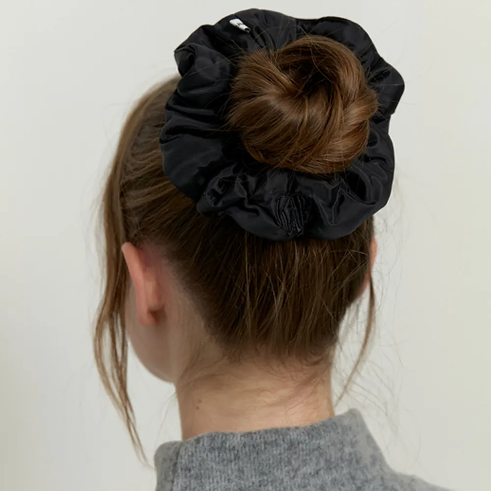 black padding scrunch - 감도 깊은 취향 셀렉트샵 29CM