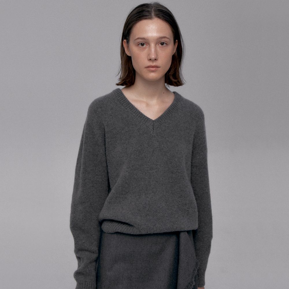 Wholegarment V-neck Knit(Charcoal) - 감도 깊은 취향 셀렉트샵 29CM