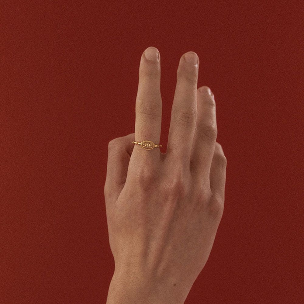 Satin curve ring - 감도 깊은 취향 셀렉트샵 29CM