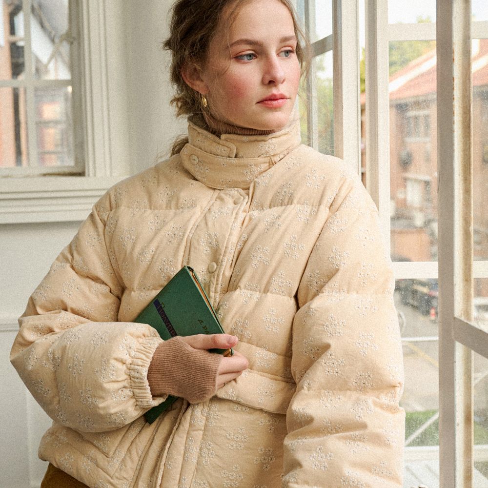 MELODY embroidery duck down padding_light beige - 감도 깊은 취향 셀렉트샵 29CM