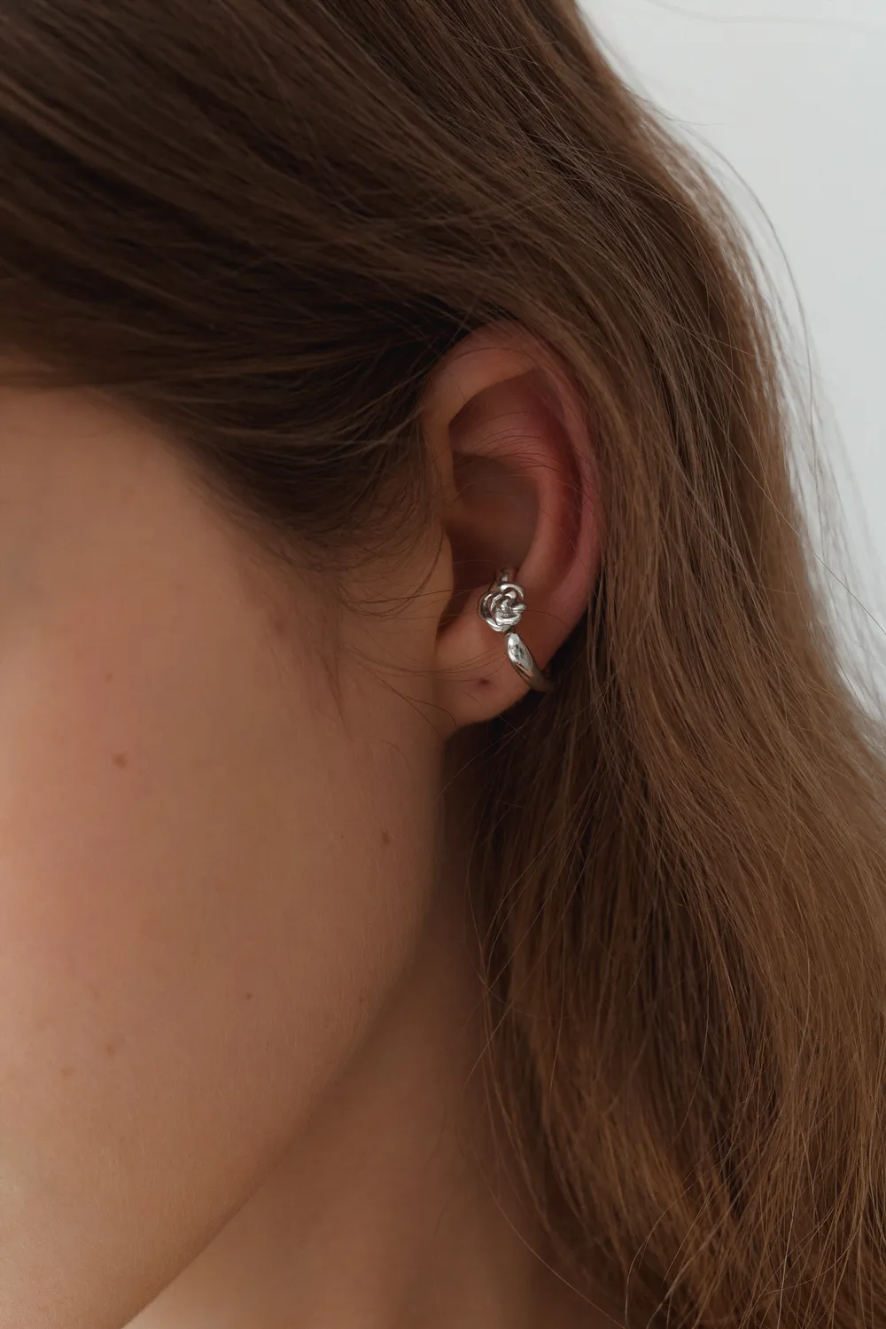 Deep Rose Petit Ear Cuff - Silver - 감도 깊은 취향 셀렉트샵 29CM