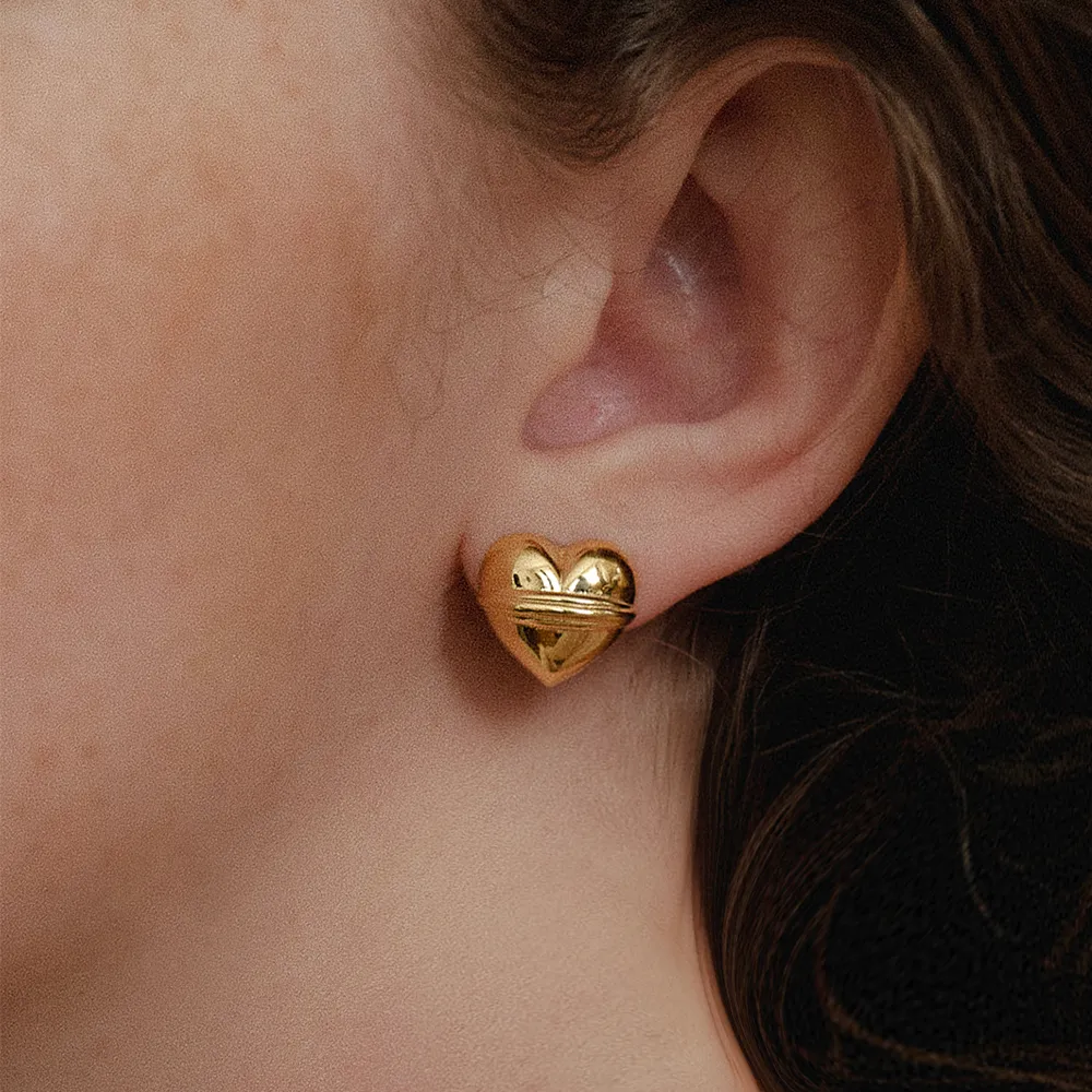 Volume Heart Earring (2color) - 감도 깊은 취향 셀렉트샵 29CM