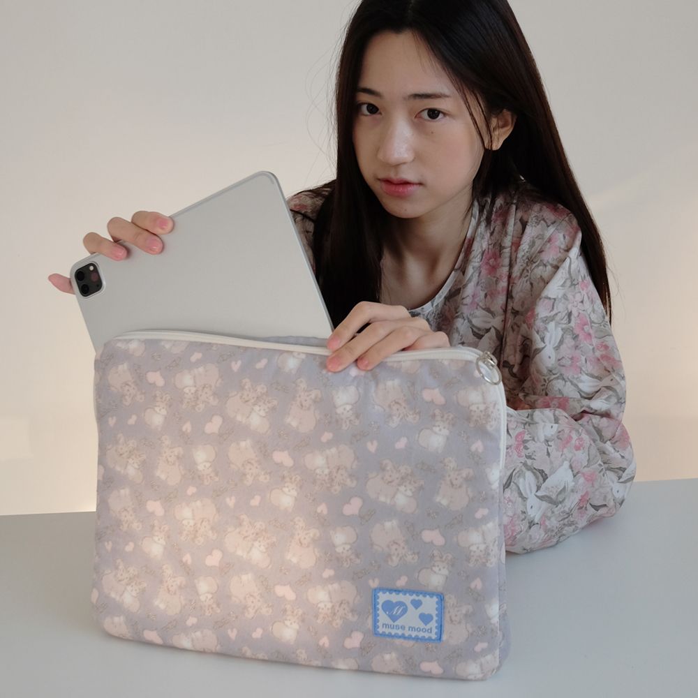 [2차] soft love bunny laptop pouch (노트북파우치) - 감도 깊은 취향 셀렉트샵 29CM