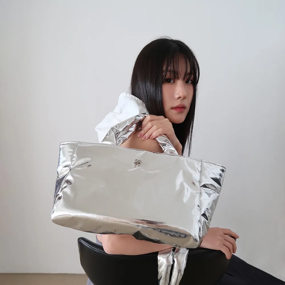 [29CM 단독] soft padded bag_silver - 감도 깊은 취향 셀렉트샵 29CM