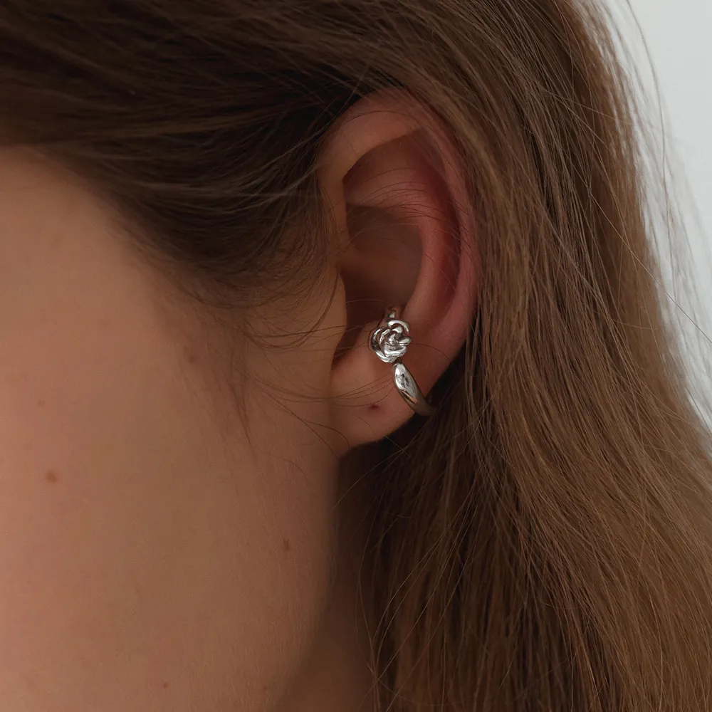 Deep Rose Petit Ear Cuff - Silver - 감도 깊은 취향 셀렉트샵 29CM