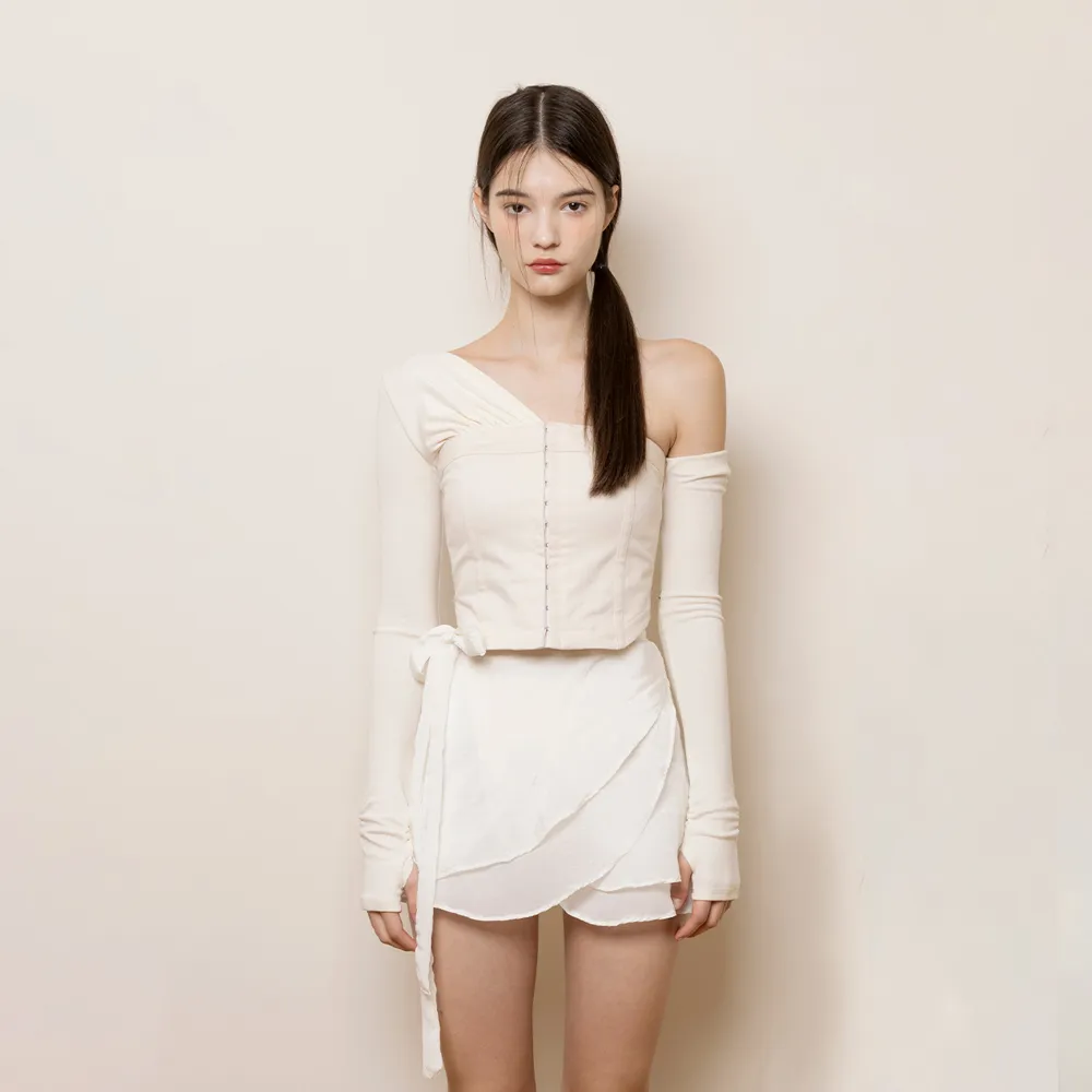 Monica top (Beige) - 감도 깊은 취향 셀렉트샵 29CM