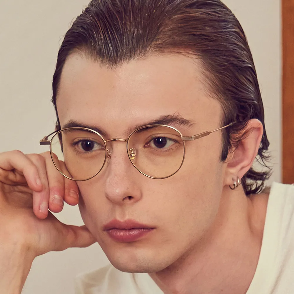 자이스 렌즈 남녀공용 블루라이트차단 안경 KITTO C1 - 감도 깊은 취향 셀렉트샵 29CM