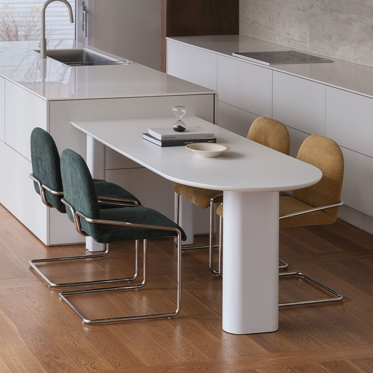 HALF DINING TABLE - 감도 깊은 취향 셀렉트샵 29CM