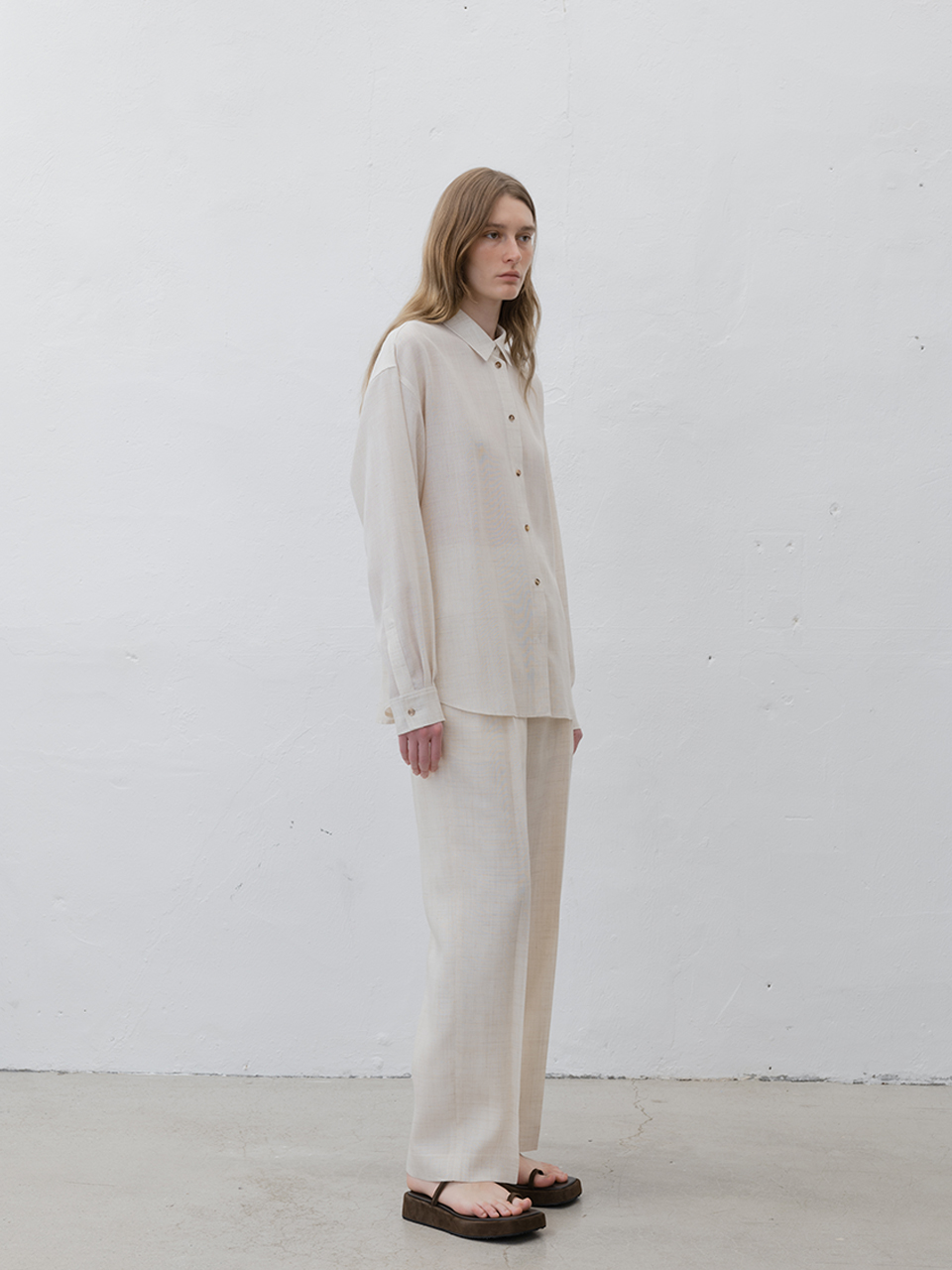 LINEN TWO TUCK PANTS [BEIGE] - 감도 깊은 취향 셀렉트샵 29CM