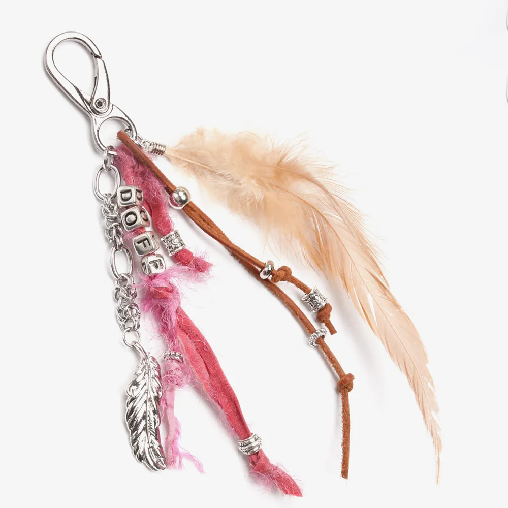 Signature Plume Key Ring in Pink - 감도 깊은 취향 셀렉트샵 29CM