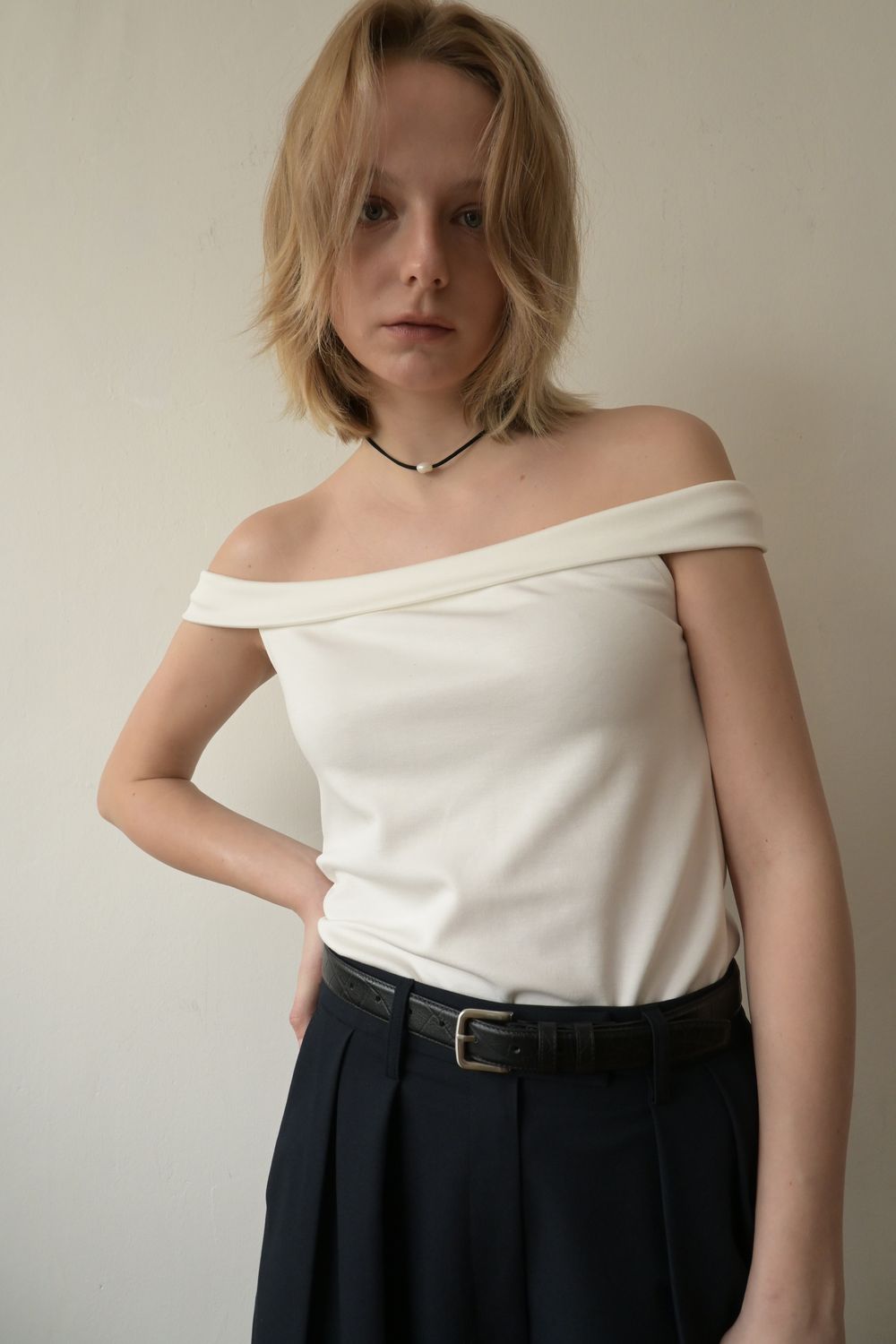 Sia T-shirt [Ivory] - 감도 깊은 취향 셀렉트샵 29CM