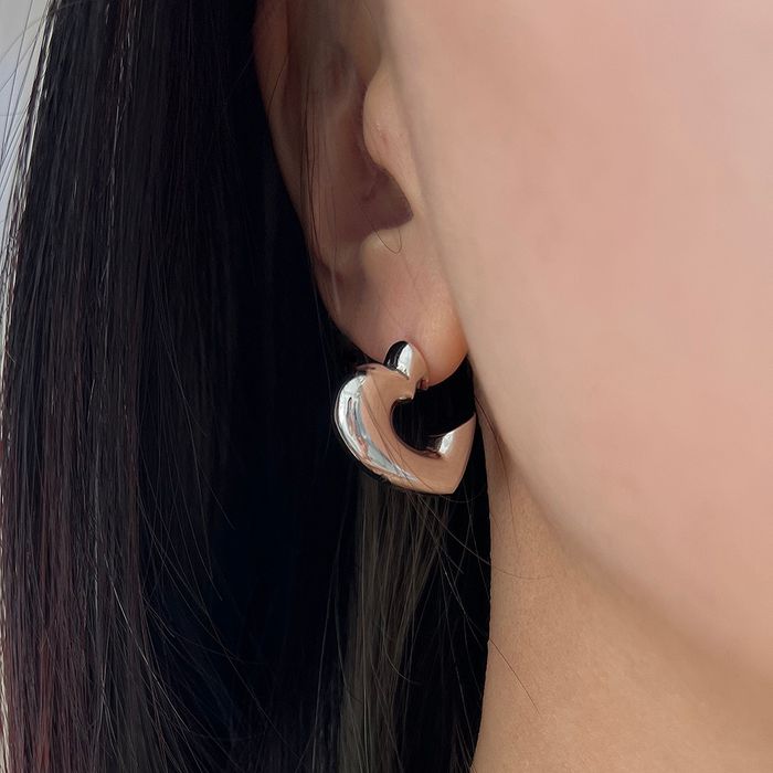 [925silver] Cutting heart earring - 감도 깊은 취향 셀렉트샵 29CM