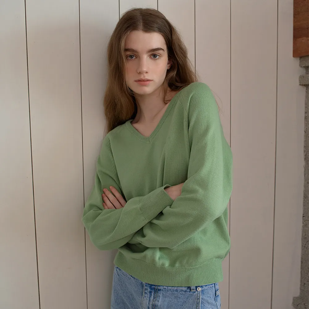 Basic V-neck Raglan Knit Pullover VC2412PO102M - 감도 깊은 취향 셀렉트샵 29CM