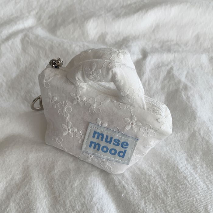 flower mini pouch key ring (미니파우치키링) - 감도 깊은 취향 셀렉트샵 29CM