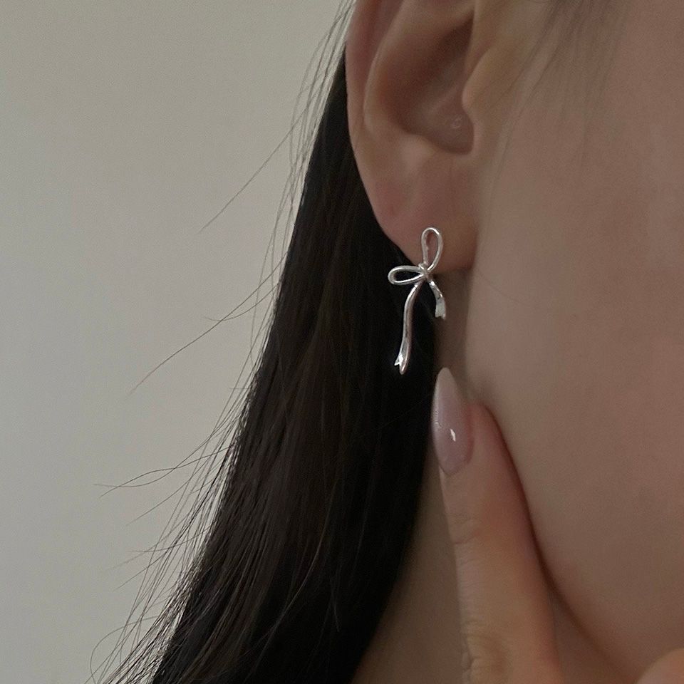 [925silver] Flow ribbon earring - 감도 깊은 취향 셀렉트샵 29CM