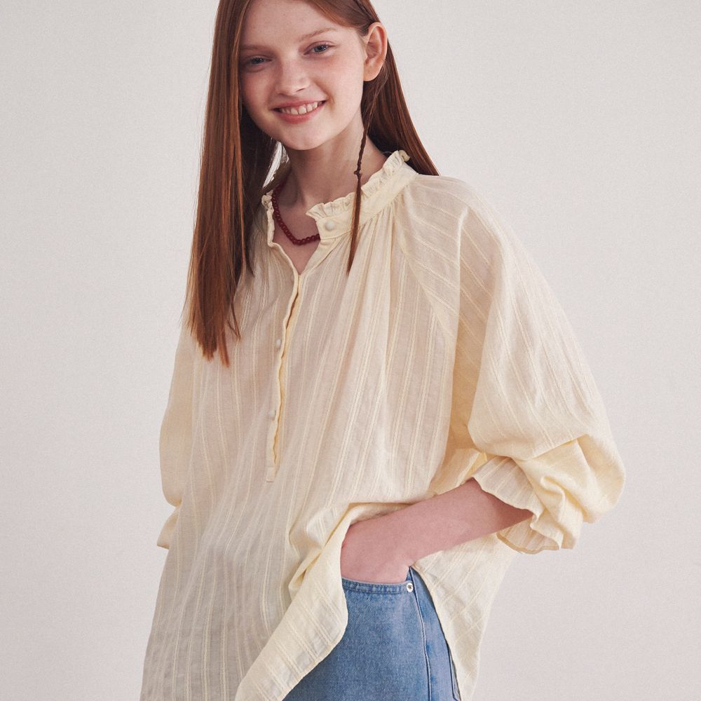 FRILL SHIRRING CUFFS BLOUSE CREAM - 감도 깊은 취향 셀렉트샵 29CM