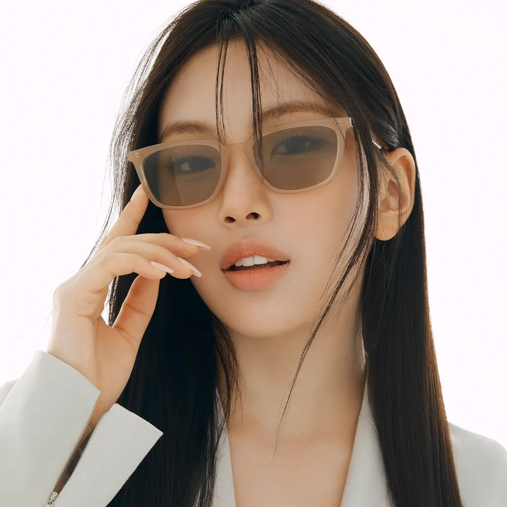 [뉴진스 혜인 착용] 카린 크리스틴S C2 - 감도 깊은 취향 셀렉트샵 29CM