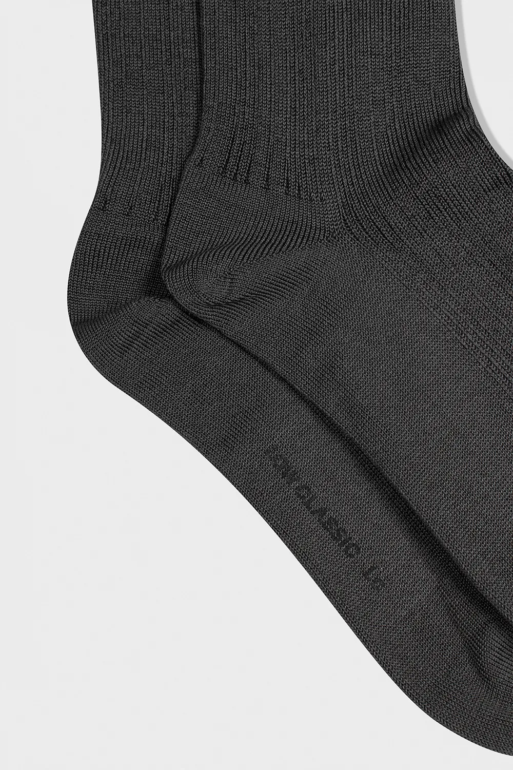 COTTON RIBBED MIDI SOCKS_LC241_AC03 - 감도 깊은 취향 셀렉트샵 29CM
