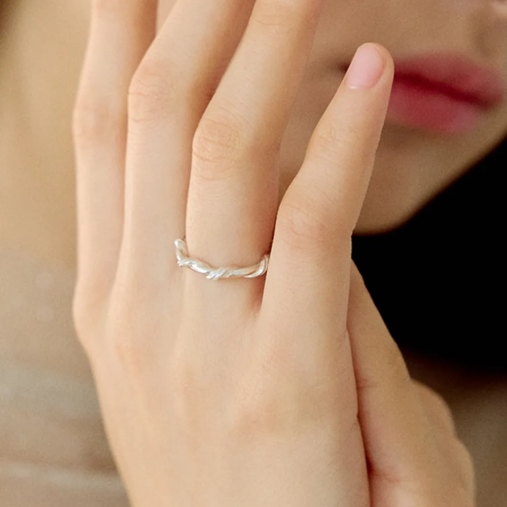 Twist ring - 감도 깊은 취향 셀렉트샵 29CM