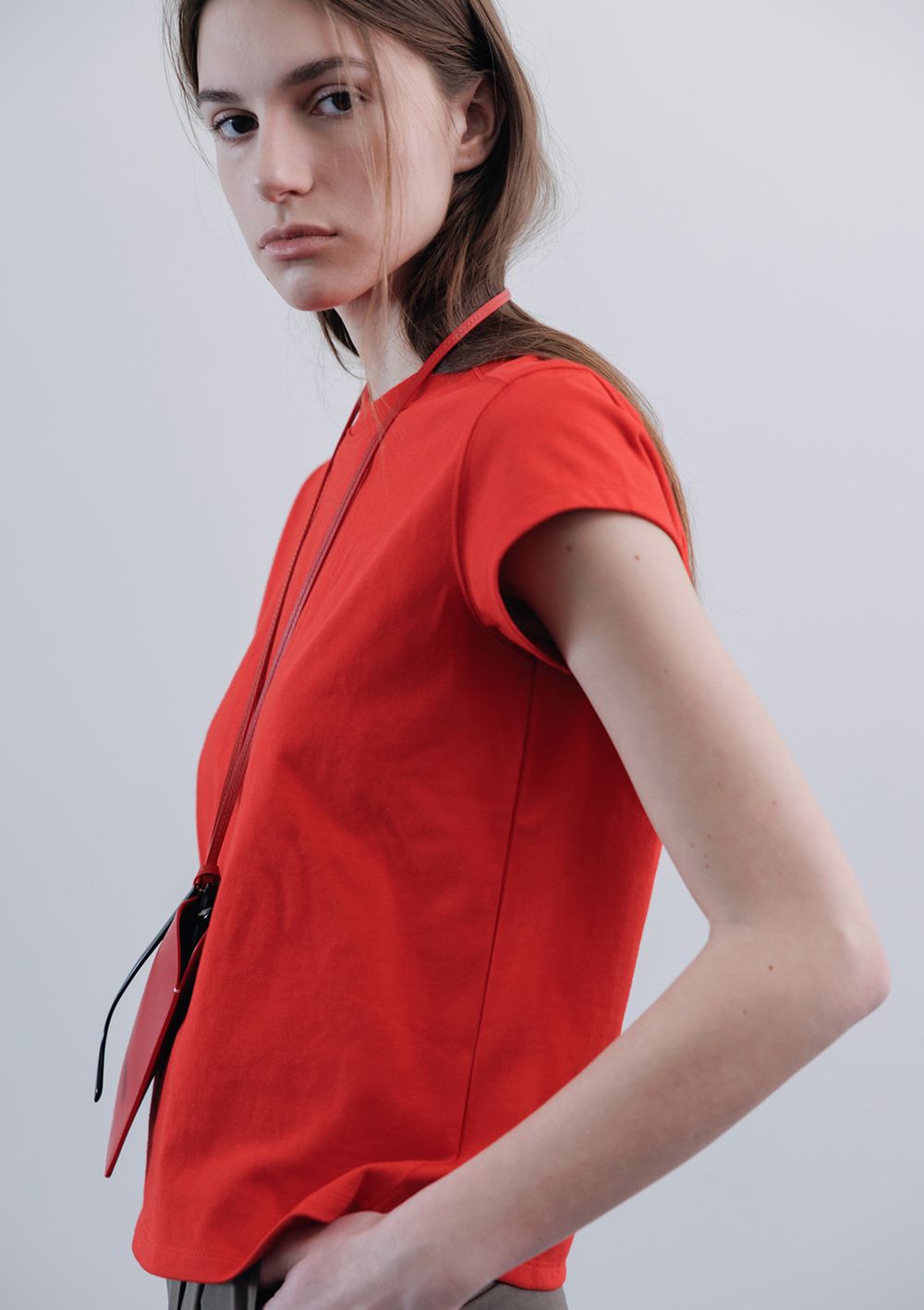 Eve Cotton T-shirt in Red - 감도 깊은 취향 셀렉트샵 29CM