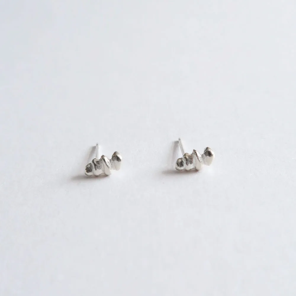 Tiny pebble earring [silver/gold] - 감도 깊은 취향 셀렉트샵 29CM
