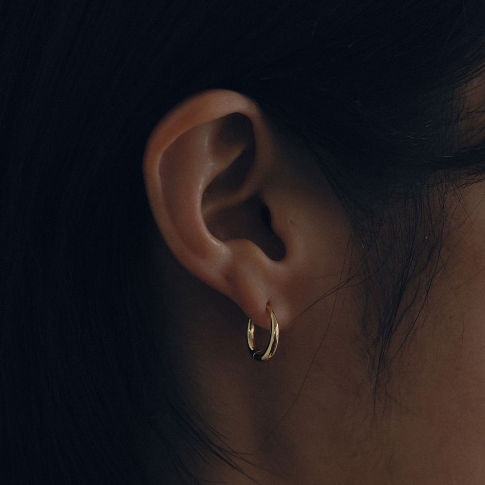 Small Oval Hoops - 감도 깊은 취향 셀렉트샵 29CM
