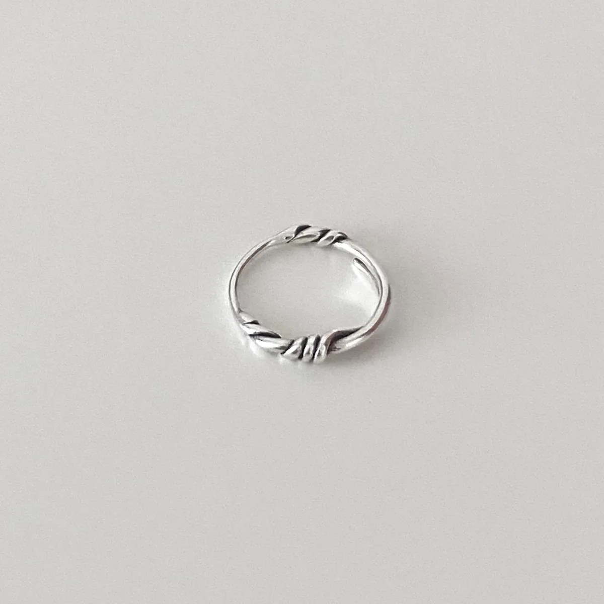 Twisted knot ring - 감도 깊은 취향 셀렉트샵 29CM