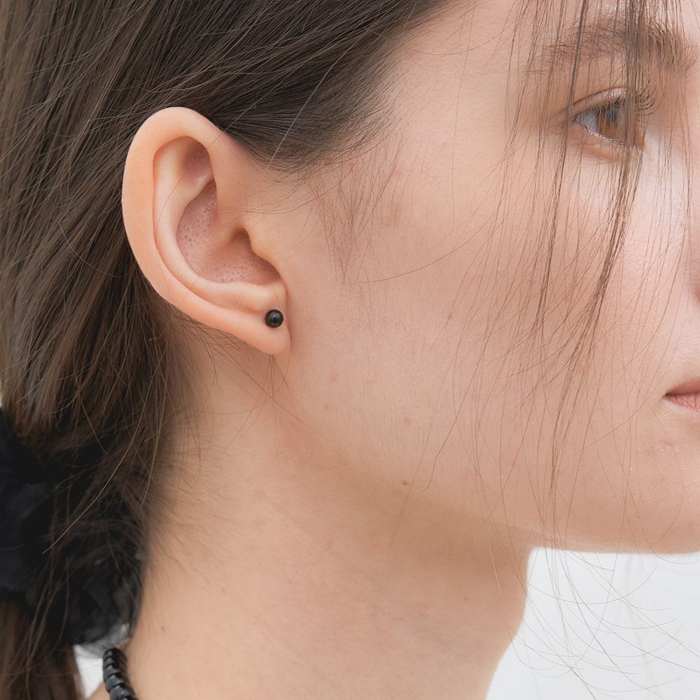 simple onyx black earrings (E022_4mm) - 감도 깊은 취향 셀렉트샵 29CM