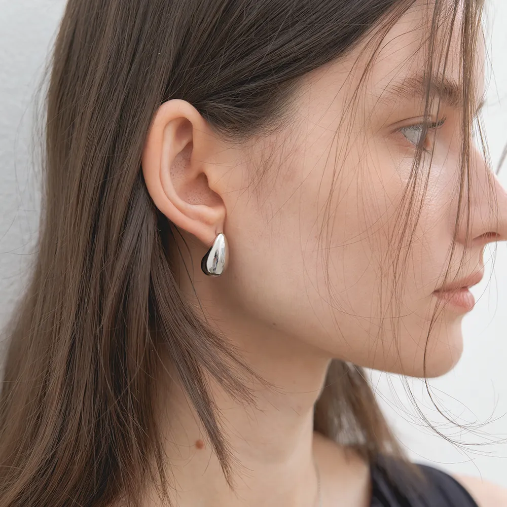 polka dots point earrings (E029_silver) - 감도 깊은 취향 셀렉트샵 29CM