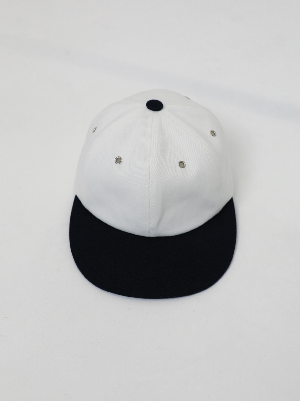 eyelet cap (white,navy) - 감도 깊은 취향 셀렉트샵 29CM