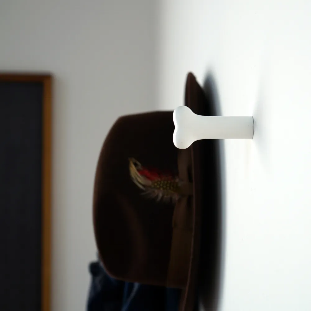 DOG BONE L - hook - 감도 깊은 취향 셀렉트샵 29CM