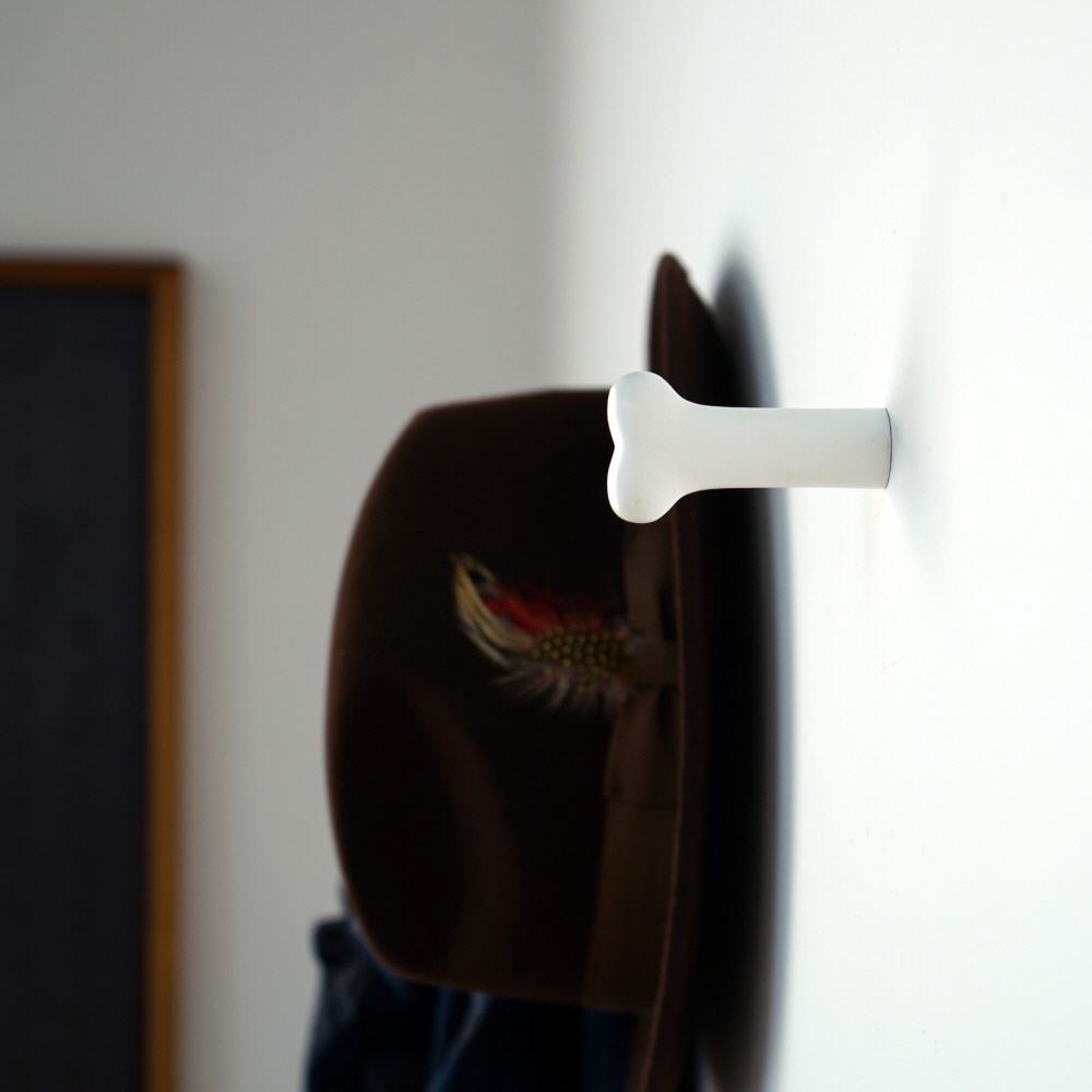 DOG BONE L - hook - 감도 깊은 취향 셀렉트샵 29CM