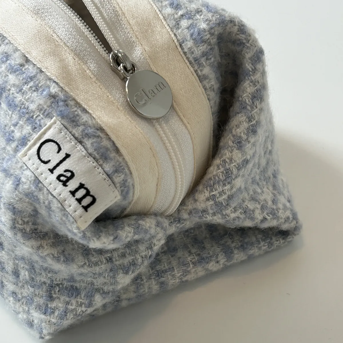 Clam round pouch _ Blue cake - 감도 깊은 취향 셀렉트샵 29CM