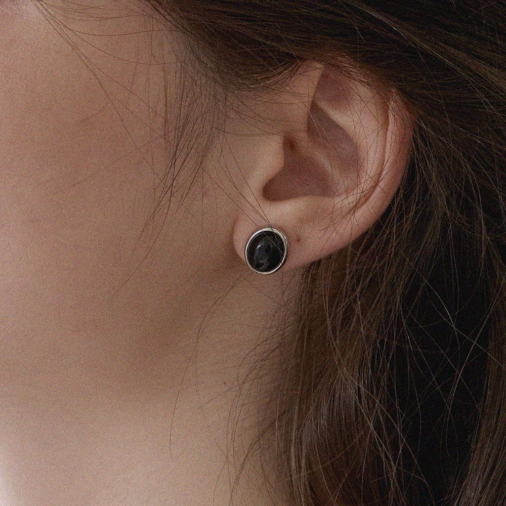 silver925 onyx earring - 감도 깊은 취향 셀렉트샵 29CM